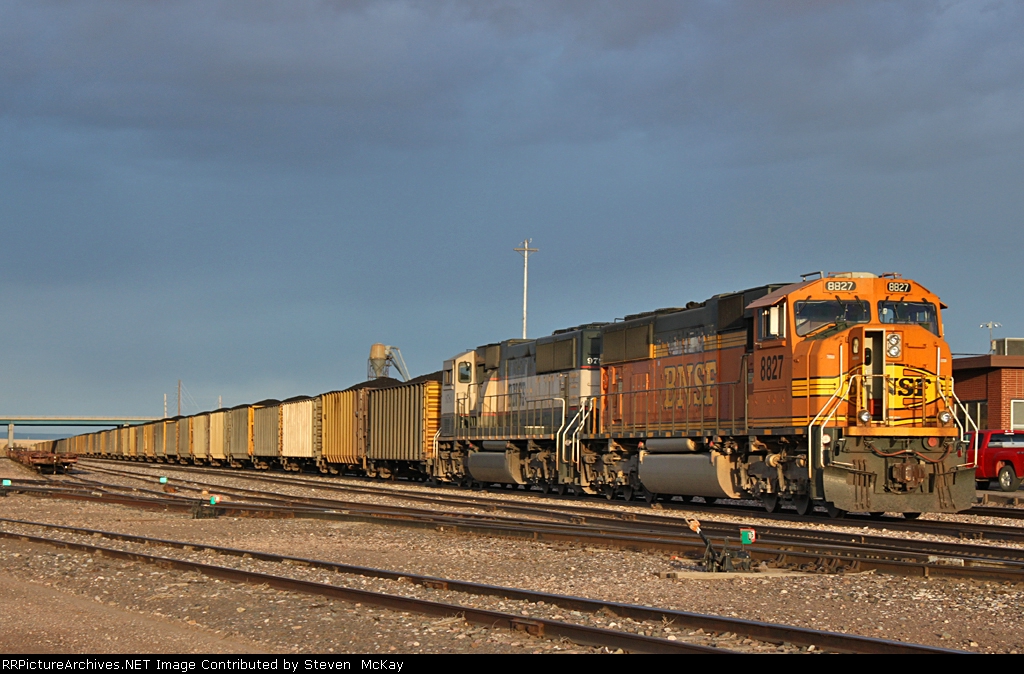BNSF 8827
